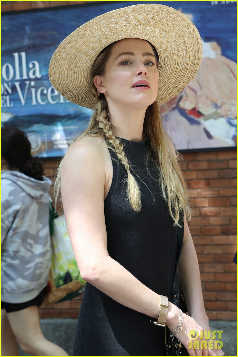 Relaxed Amber Heard Explores Madrid Amid Rumors She's Leaving Hollywood ...