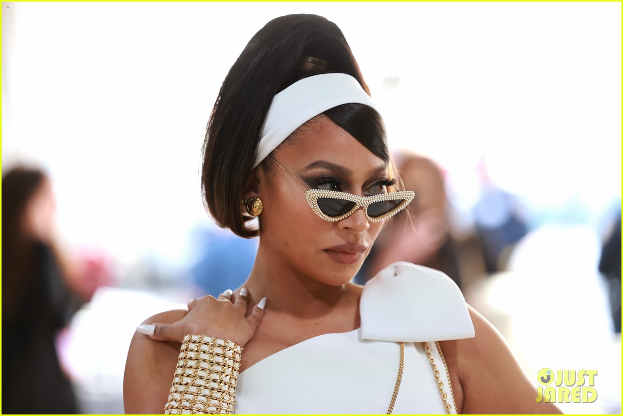 Vogue's Met Gala Carpet Hosts - La La Anthony, Chloe Fineman, & Derek ...