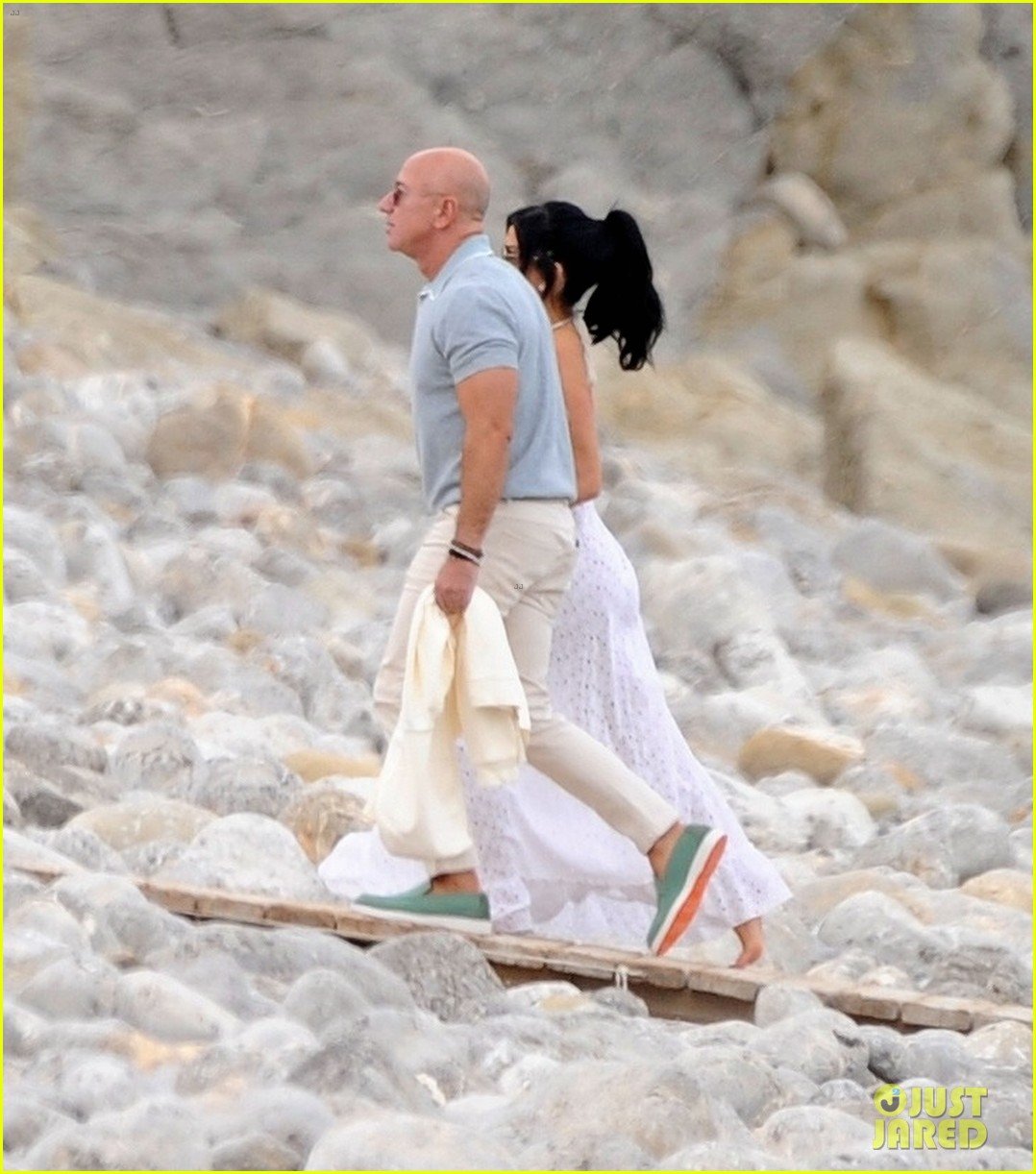 Amazon Founder Jeff Bezos Spotted On Vacation in Ibiza with Girlfriend ...
