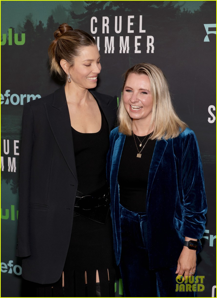 Jessica Biel Reunites With Beverley Mitchell & More 90s Stars at 'Cruel ...