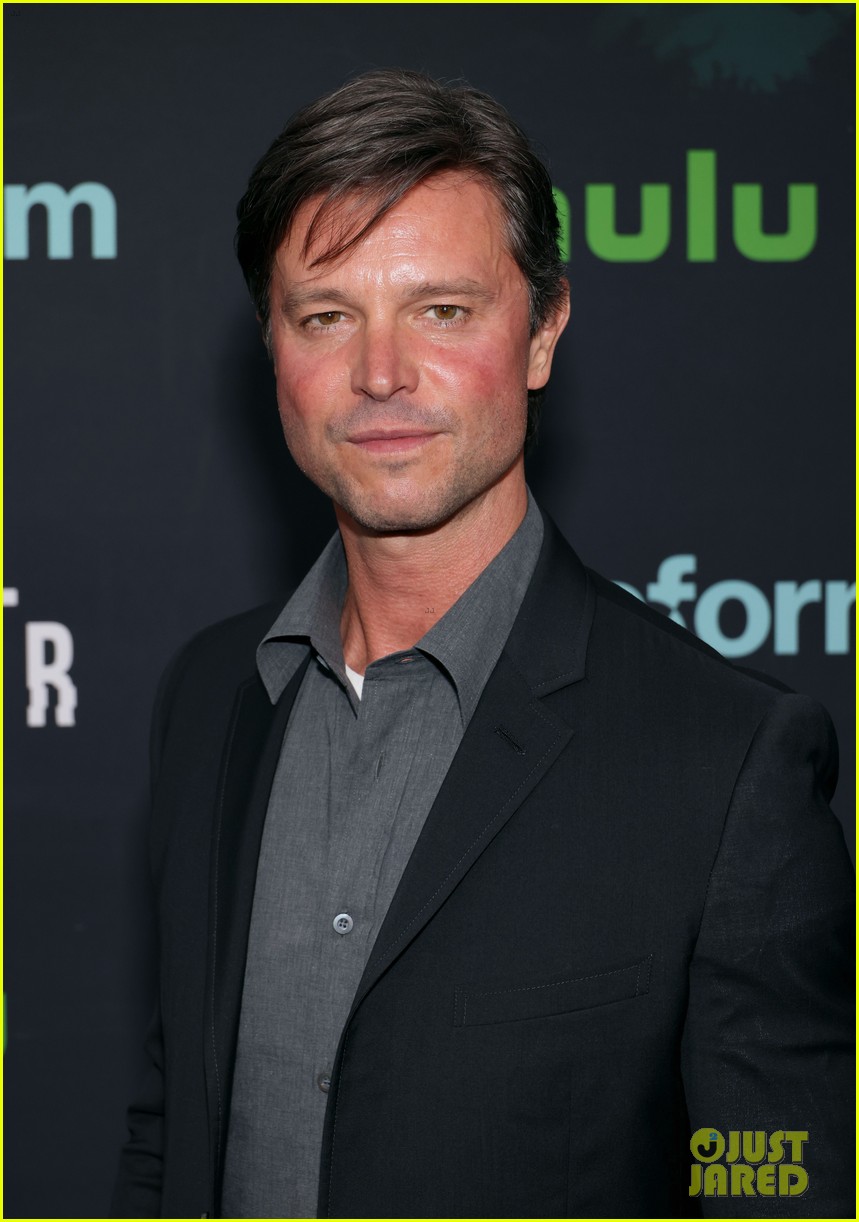 Jessica Biel Reunites With Beverley Mitchell & More 90s Stars at 'Cruel ...