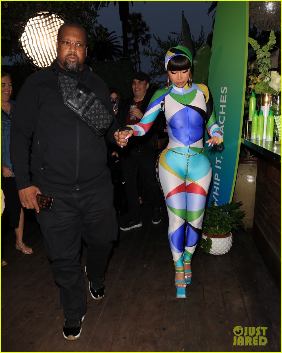 Cardi B Shows Off Her Curves In Vibrant, Figure-Hugging Bodysuit at ...
