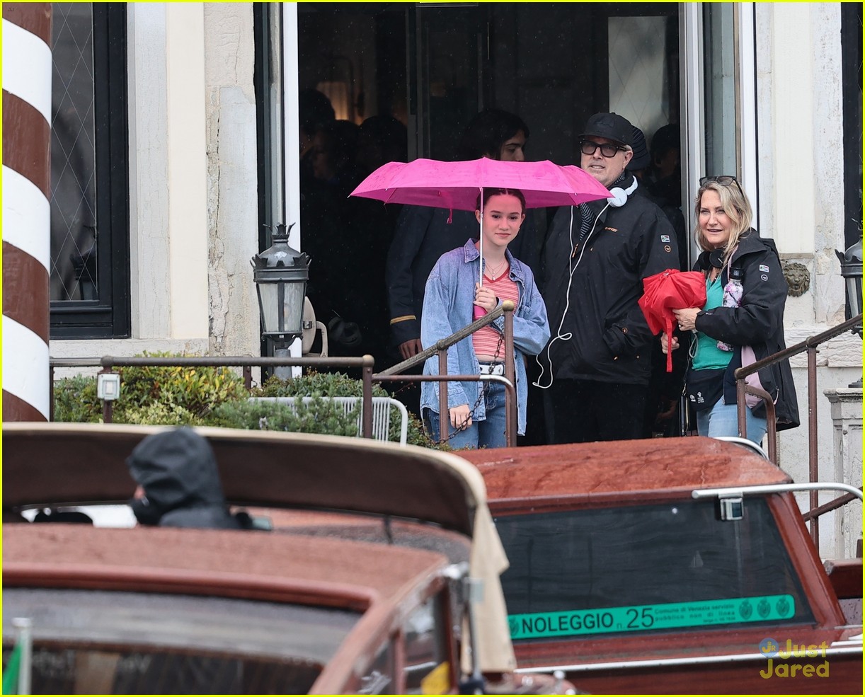 Anna Faris, Dave Bautista & Chloe Coleman Wrap Filming on 'My Spy ...