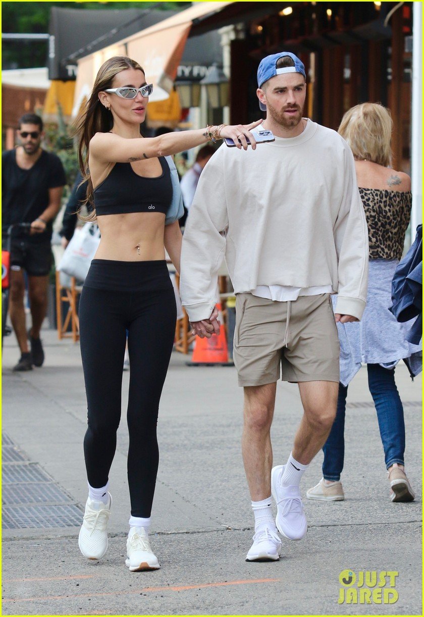 The Chainsmokers' Drew Taggart & Marianne Fonseca Link Hands While Out ...