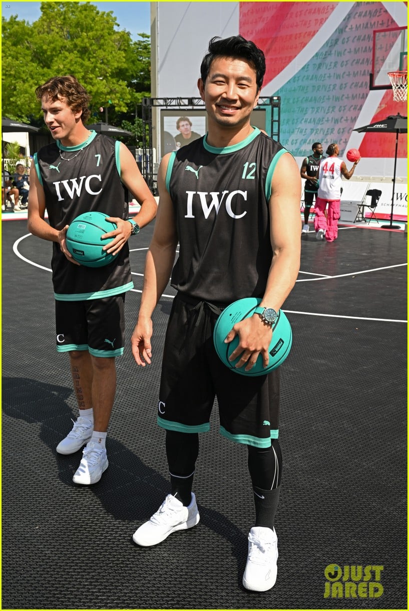 F1 Driver Lewis Hamilton Takes Part in Free Throw Basketball Challenge ...