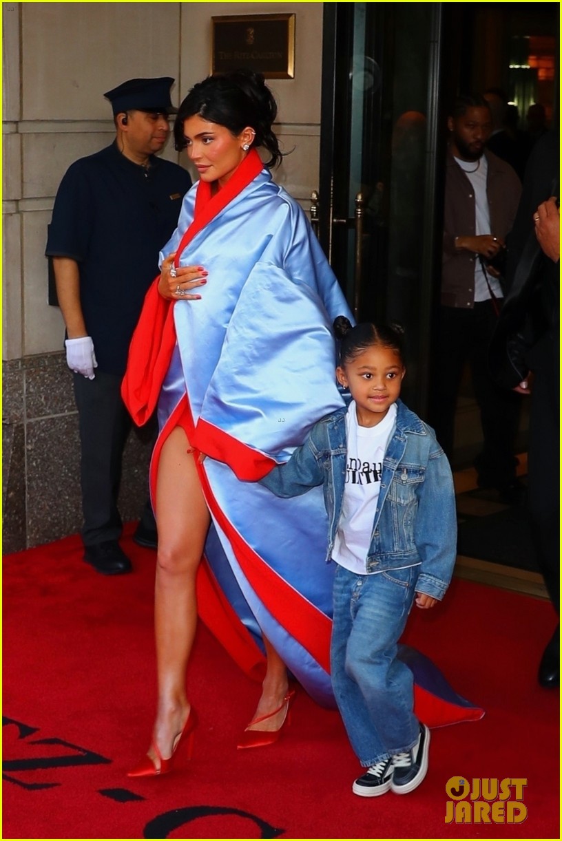 Kim Kardashian & Kylie Jenner's Daughters Joined Them in NYC for Met Gala 2023, But Didn't Walk ...