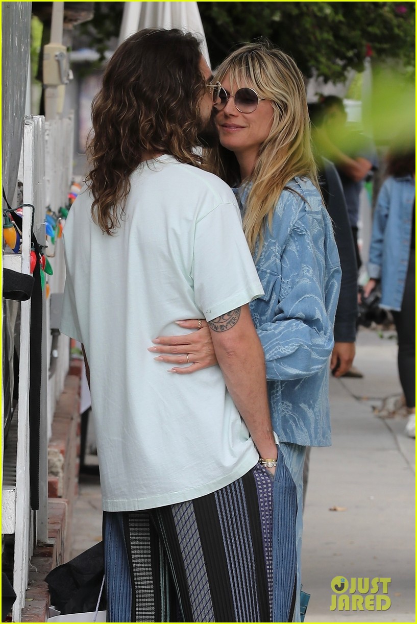 Heidi Klum & Husband Tom Kaulitz Pack on the PDA During Lunch Date in L ...