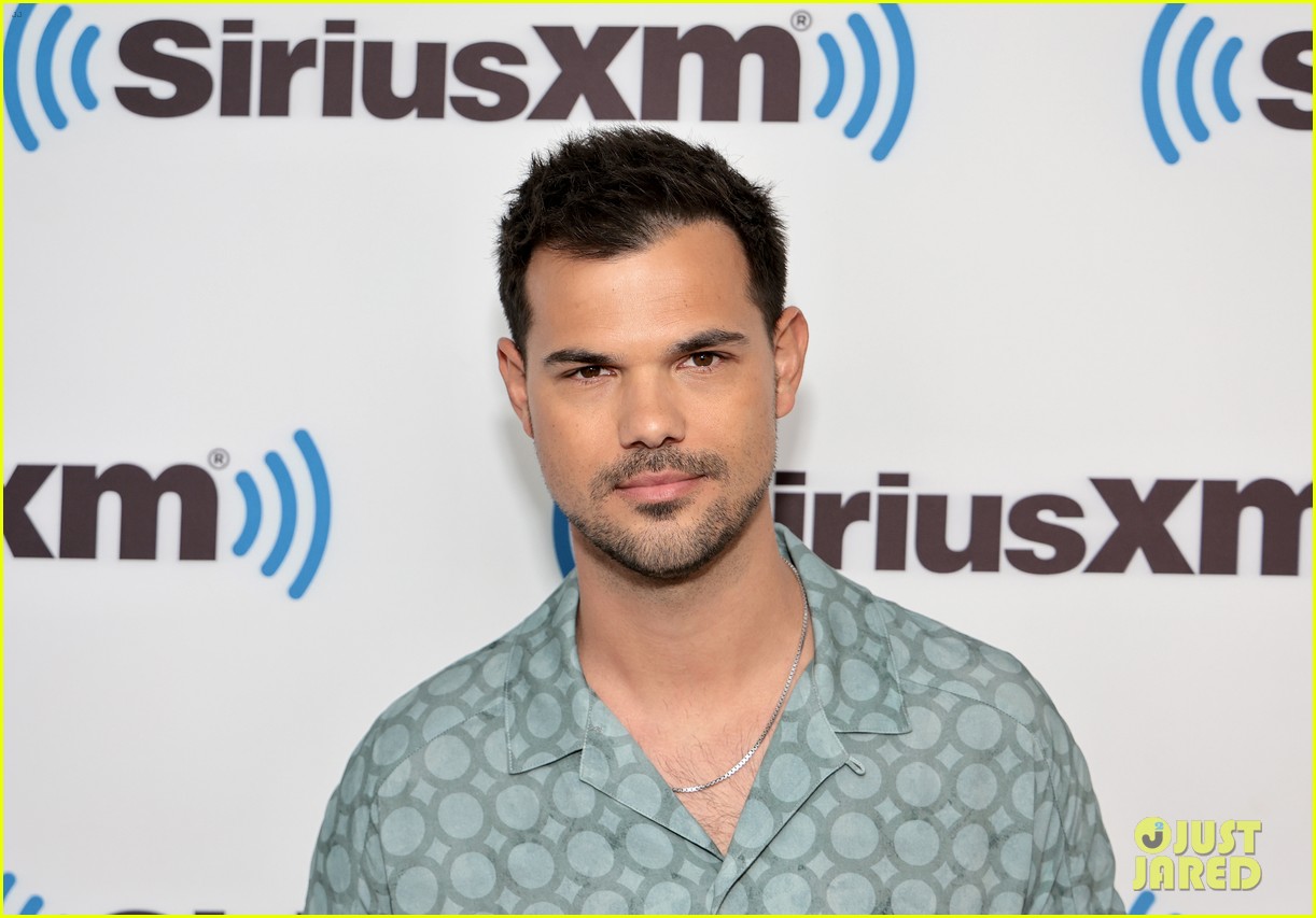 Taylor Lautner & Wife Tay Dome Reveal What Friends Call Them To Avoid ...