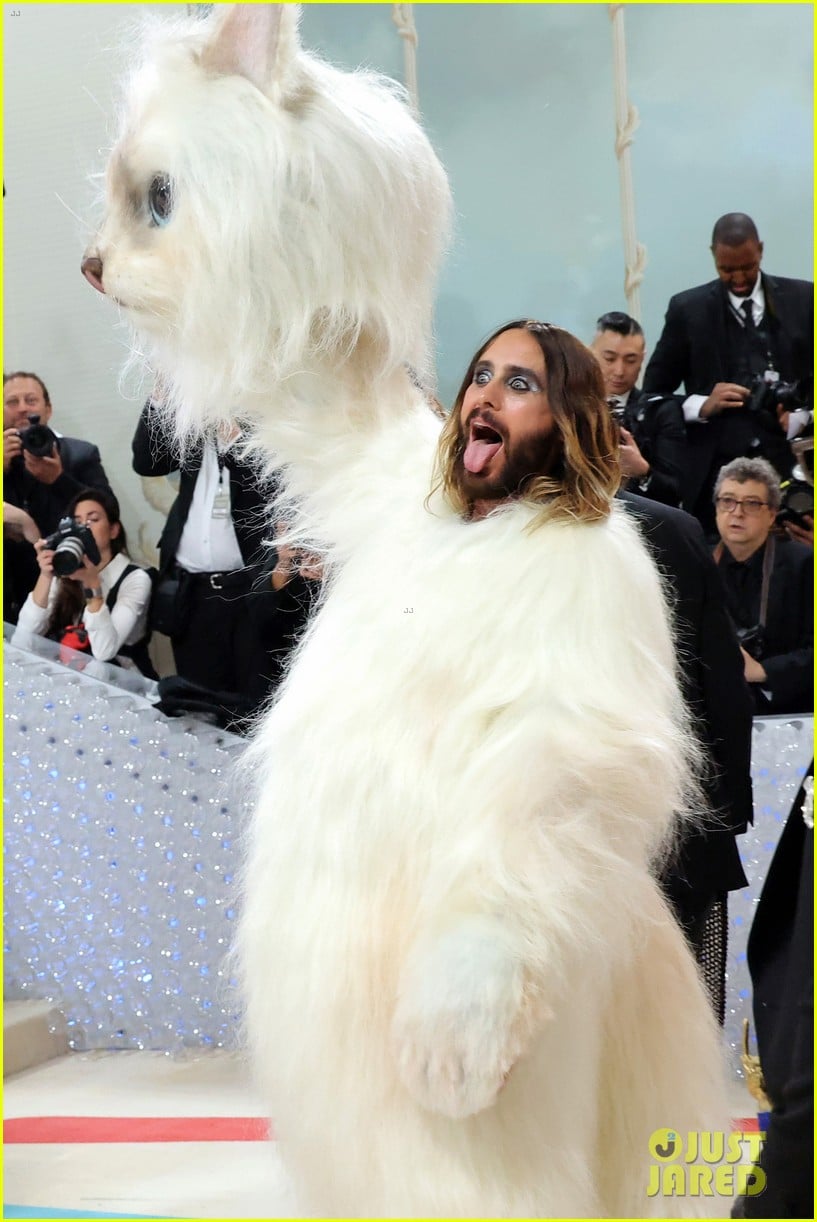 Jared Leto Dress Up as Karl Lagerfeld's Beloved Cat Choupette for Met ...