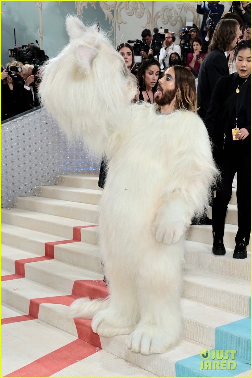 Jared Leto Dress Up as Karl Lagerfeld's Beloved Cat Choupette for Met ...