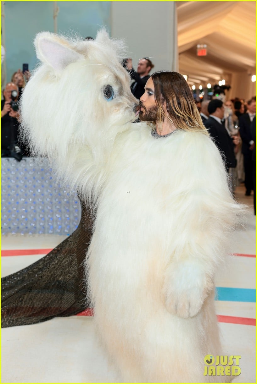 Jared Leto Dress Up as Karl Lagerfeld's Beloved Cat Choupette for Met ...