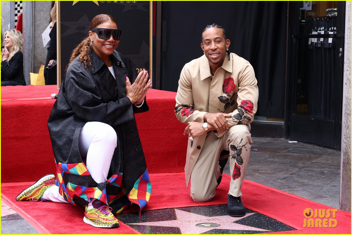 Ludacris is Surrounded By Famous Friends & Family While Receiving His ...