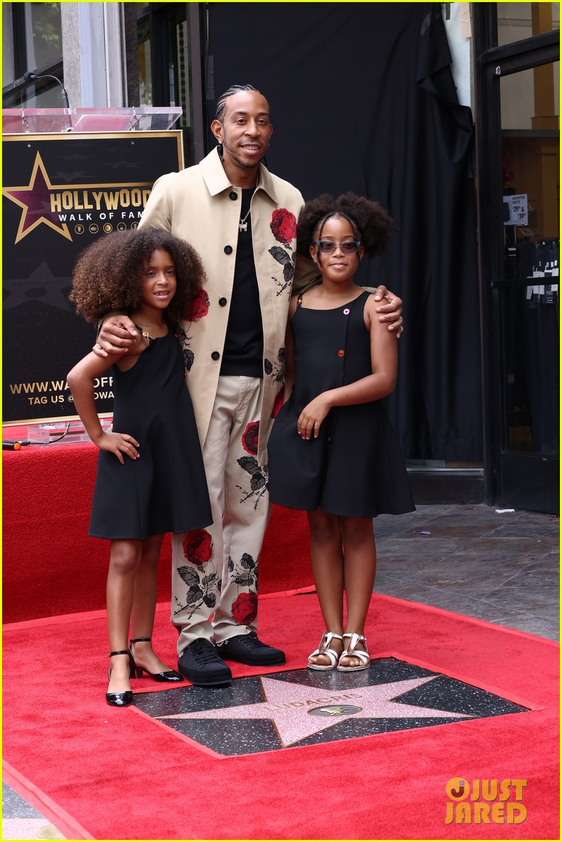 Ludacris is Surrounded By Famous Friends & Family While Receiving His ...