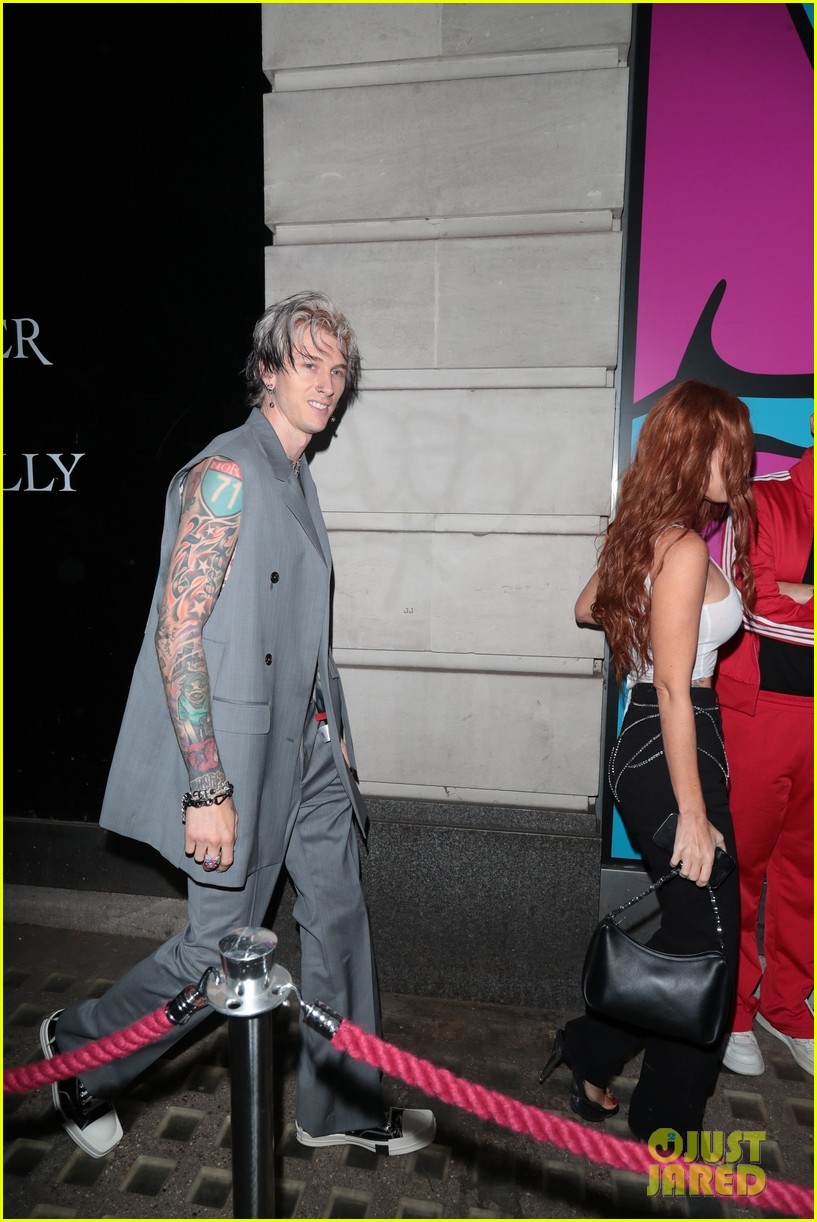 Photo: megan fox machine gun kelly out in london 12 | Photo 4939546 ...