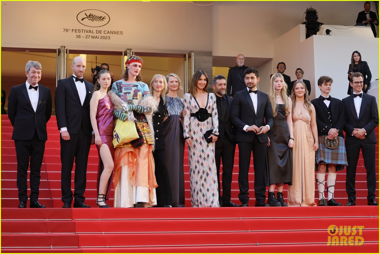 Mia Wasikowska Returns To The Red Carpet For 'Club Zero' Premiere at ...