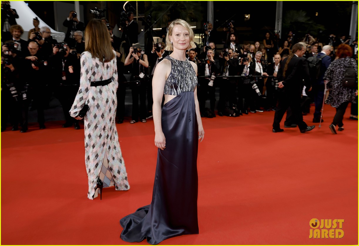 Mia Wasikowska Returns To The Red Carpet For 'Club Zero' Premiere at Cannes: Photo 4936342 ...