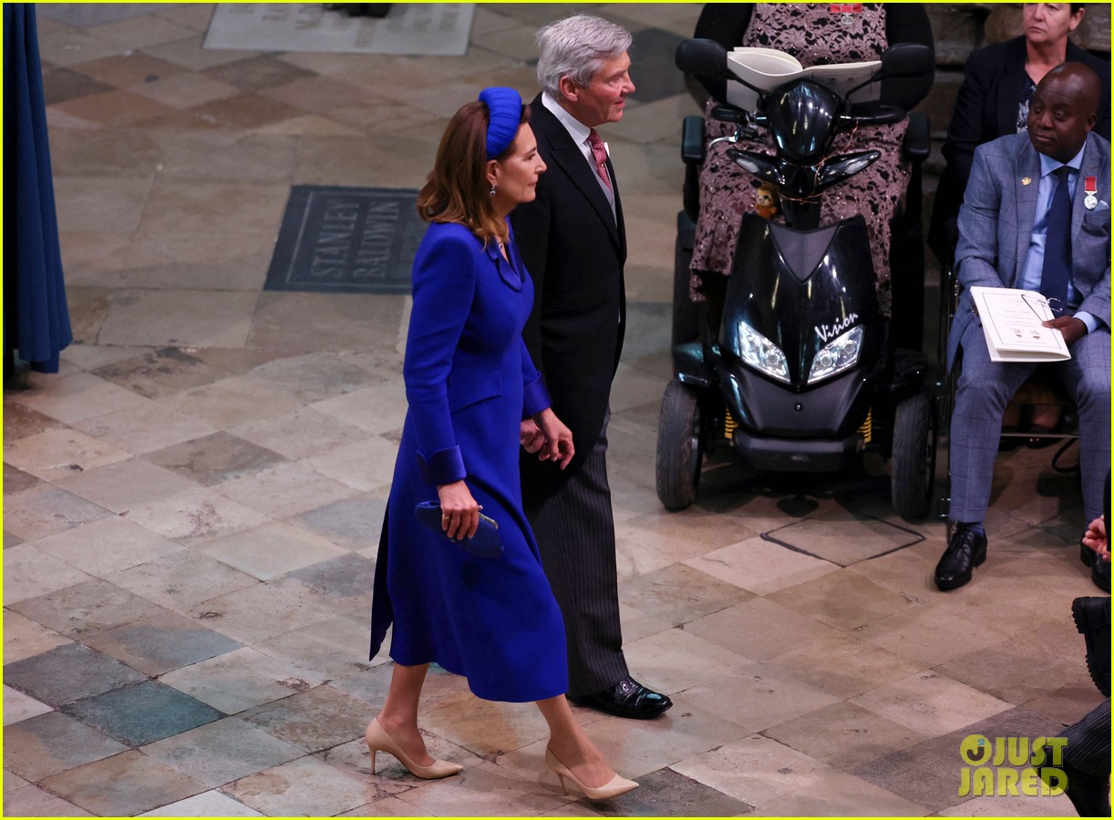 Kate Middleton's Sister Pippa, Brother James & Parents, Carole ...
