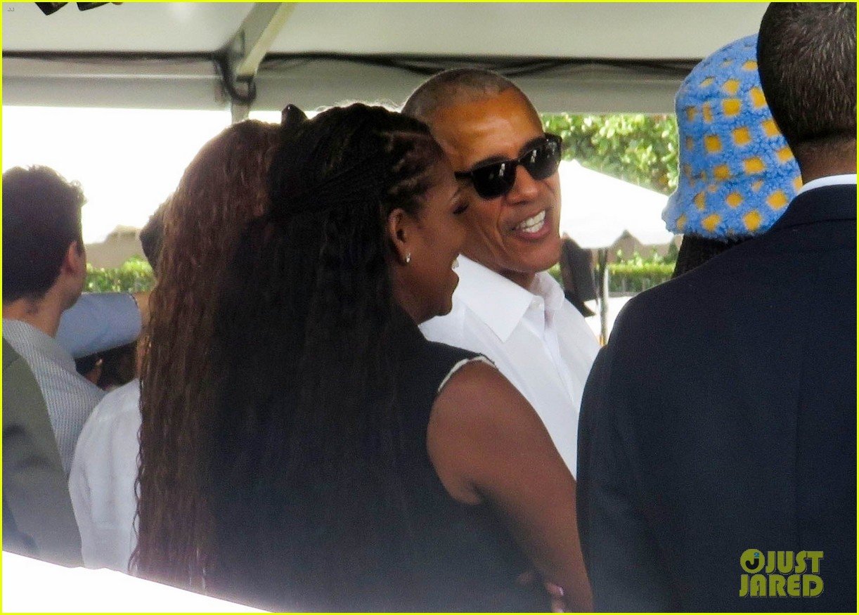 Sasha Obama Graduates from USC with Her Parents & Sister in the ...