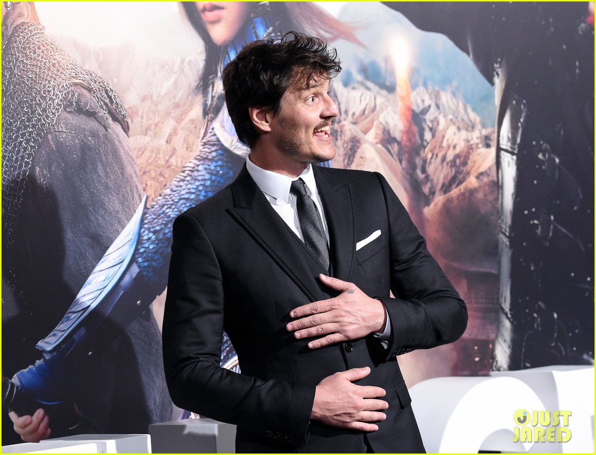 Pedro Pascal Explains the Touching Reason Why He Always Poses With His ...