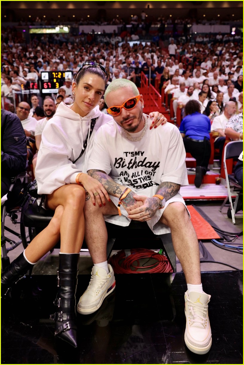 F1's Daniel Ricciardo & J Balvin Sit Courside at Miami Heat Game: Photo ...