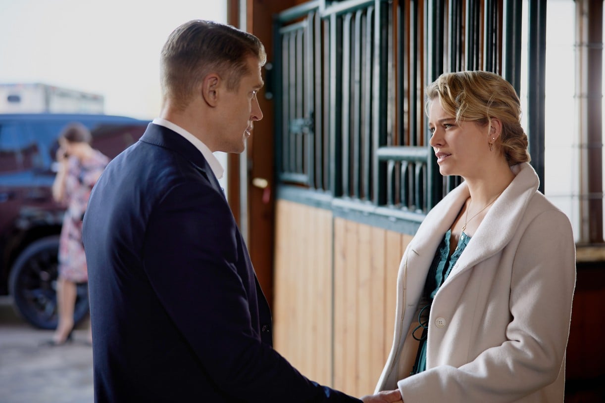 A Wedding at The Ranch Brings Cash & Valeria Even Closer on Hallmark ...