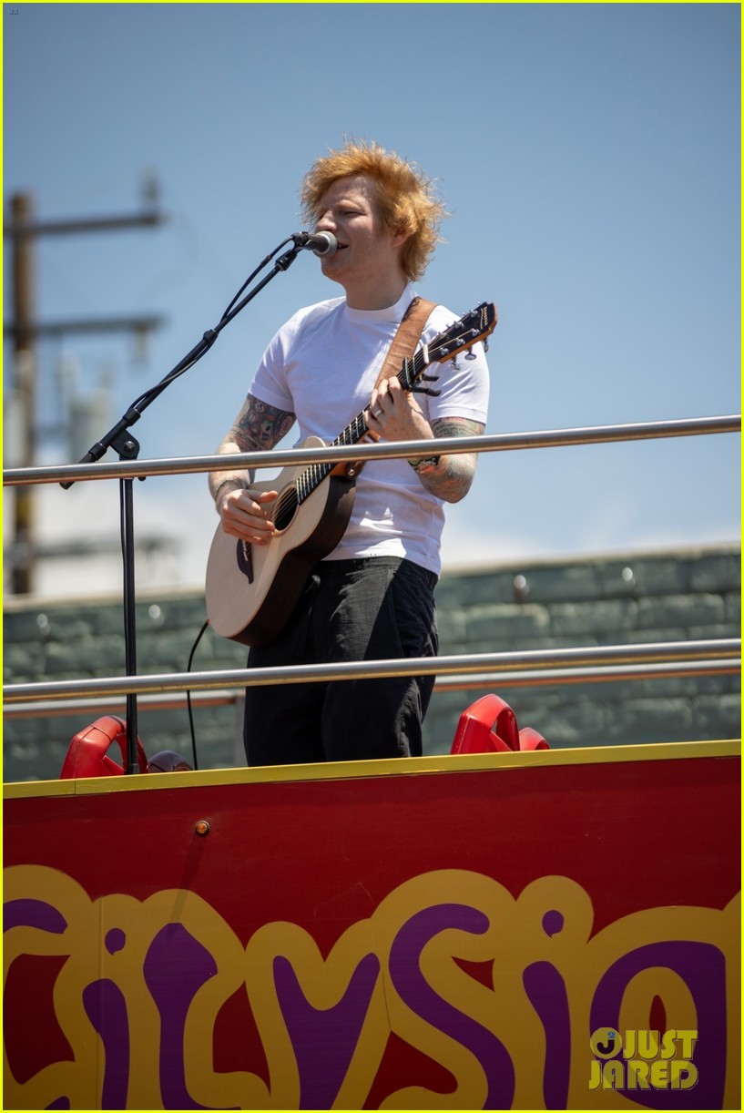 Ed Sheeran Performs Surprise Pop-Up Sets in New York & LA - See the ...