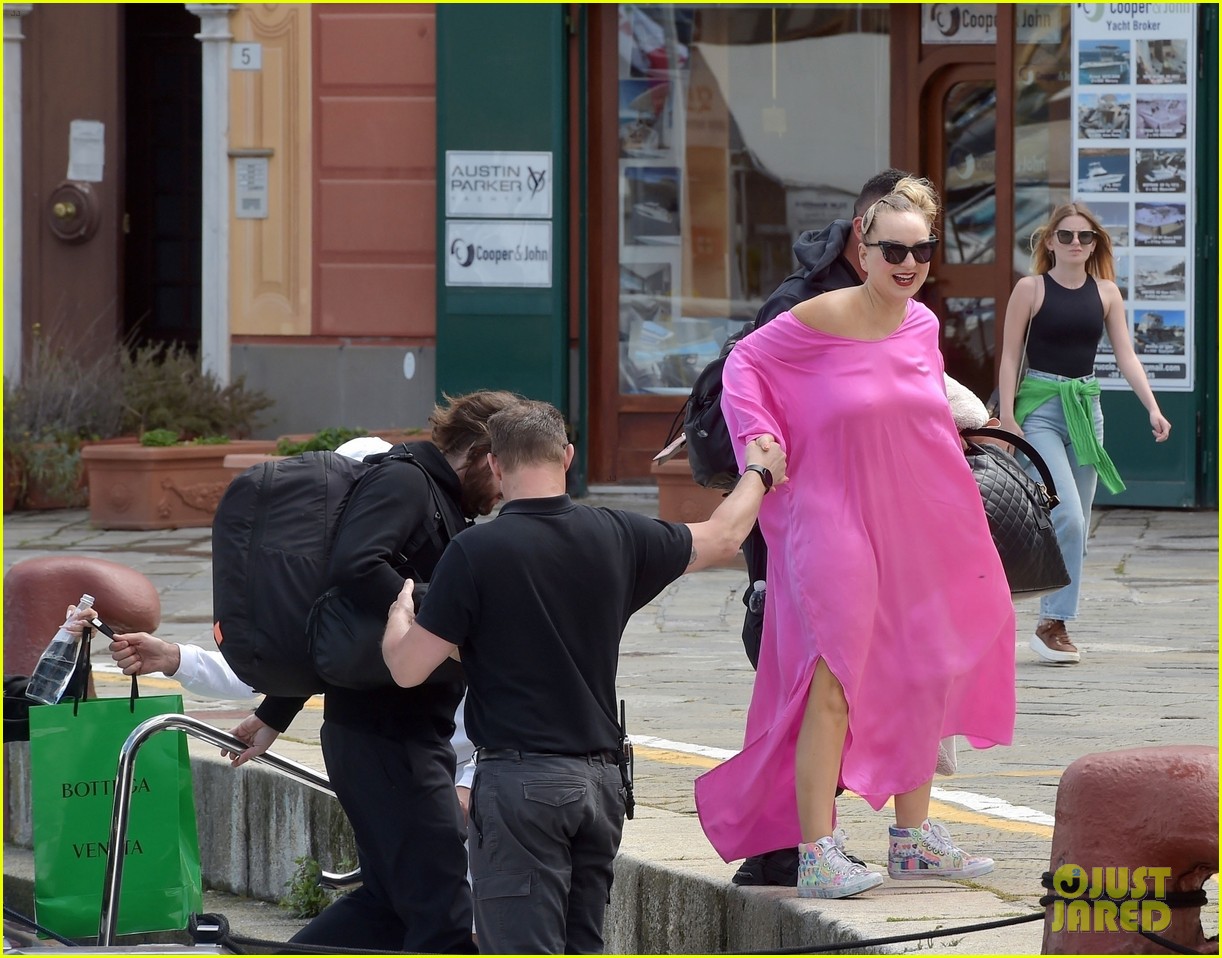 Sia Takes In the Sights in Italy After Surprise Wedding!: Photo 4931938 ...