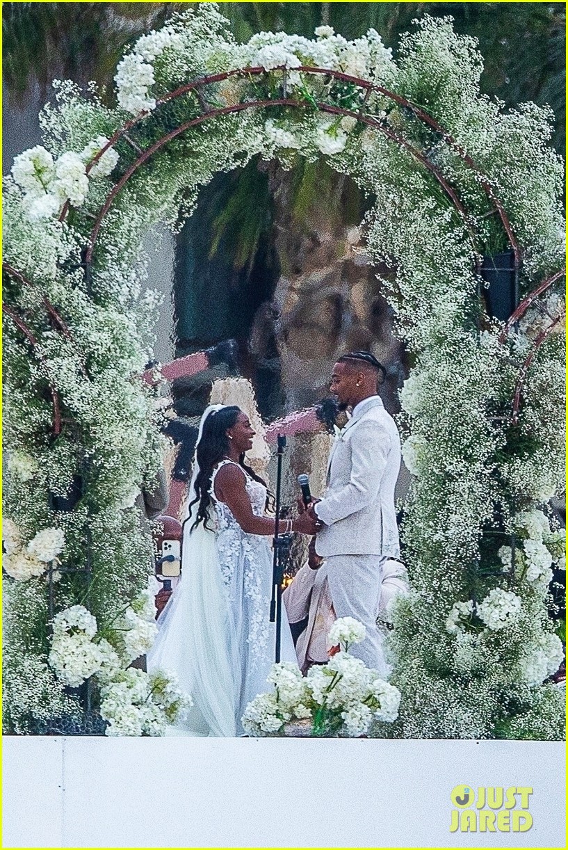 Simone Biles & Jonathan Owens Tie the Knot (Again) in Cabo San Lucas ...