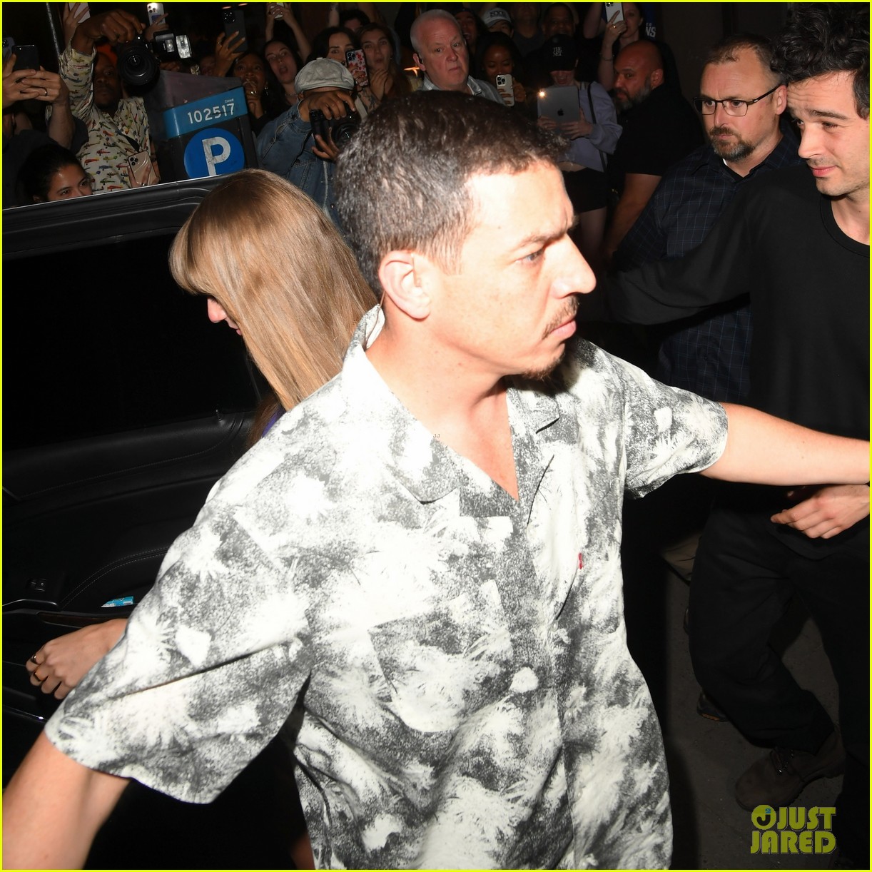 Photo: taylor swift matty healy recording studio 08 | Photo 4933966 ...