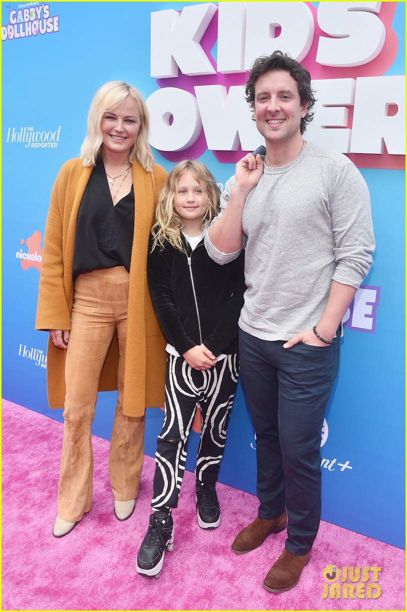 Malin Akerman & Husband Jack Donnelly Share Cute Red Carpet Moment with ...