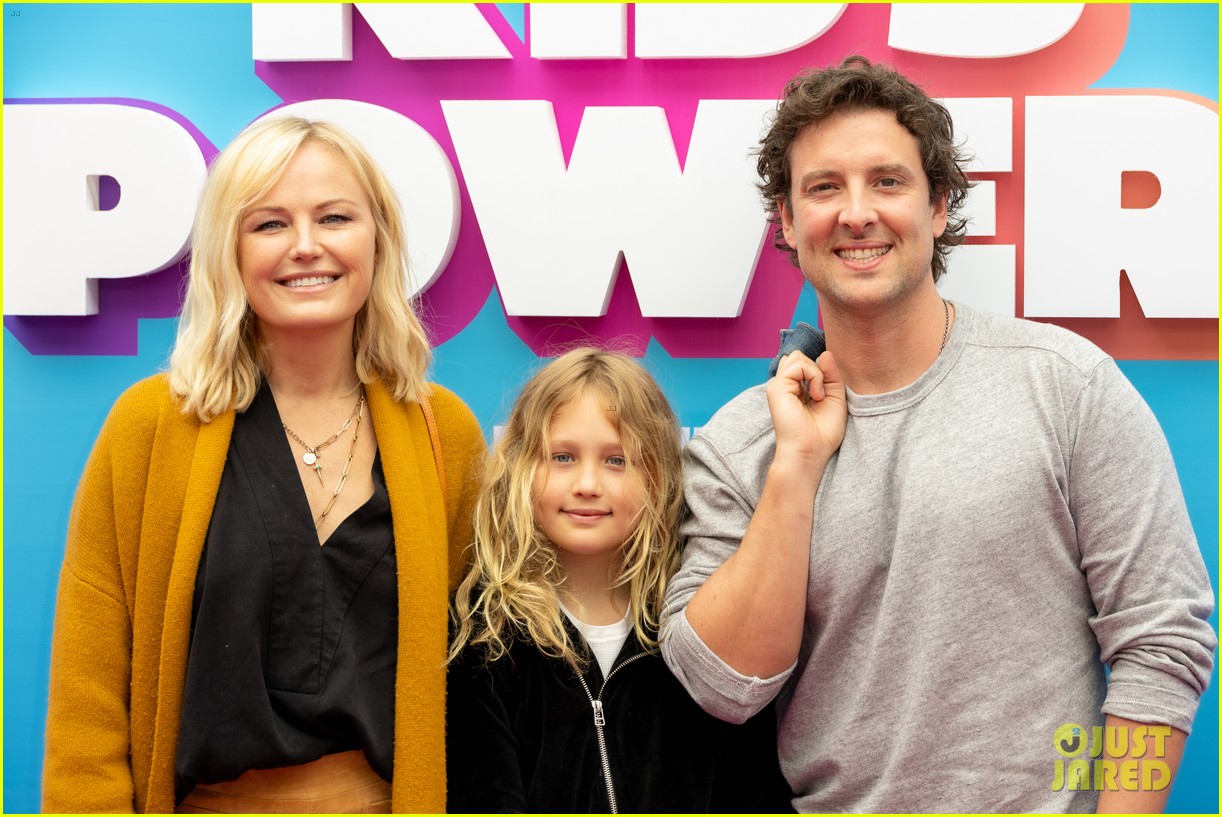 Malin Akerman & Husband Jack Donnelly Share Cute Red Carpet Moment with ...