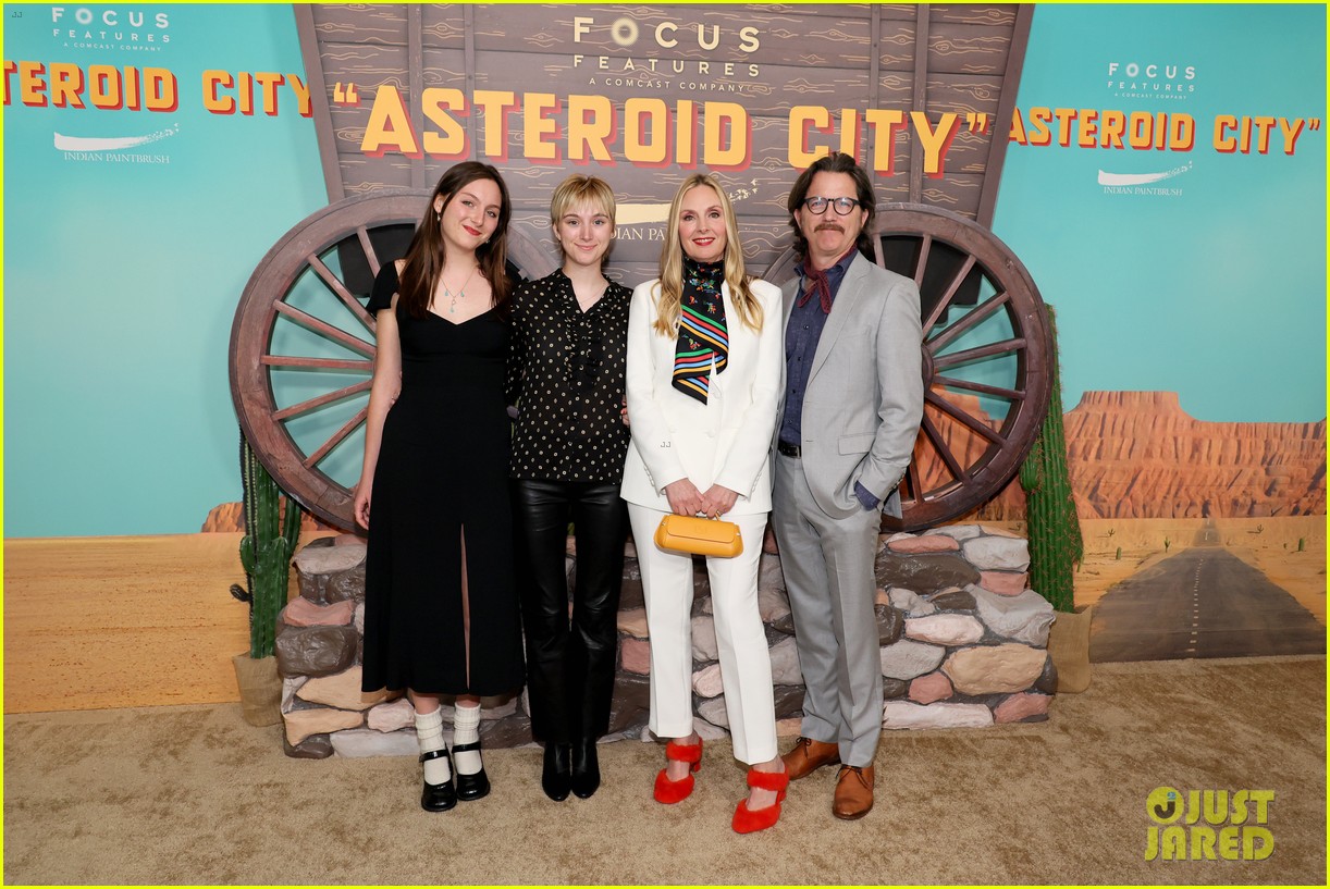 Scarlett Johansson, Maya Hawke & Margot Robbie Go Classic in Black & White Looks For 'Asteroid ...