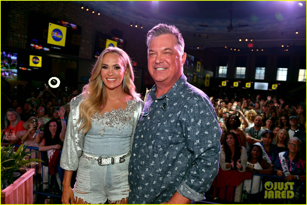 Carrie Underwood Launches Her SiriusXM Channel With Fans in Nashville ...