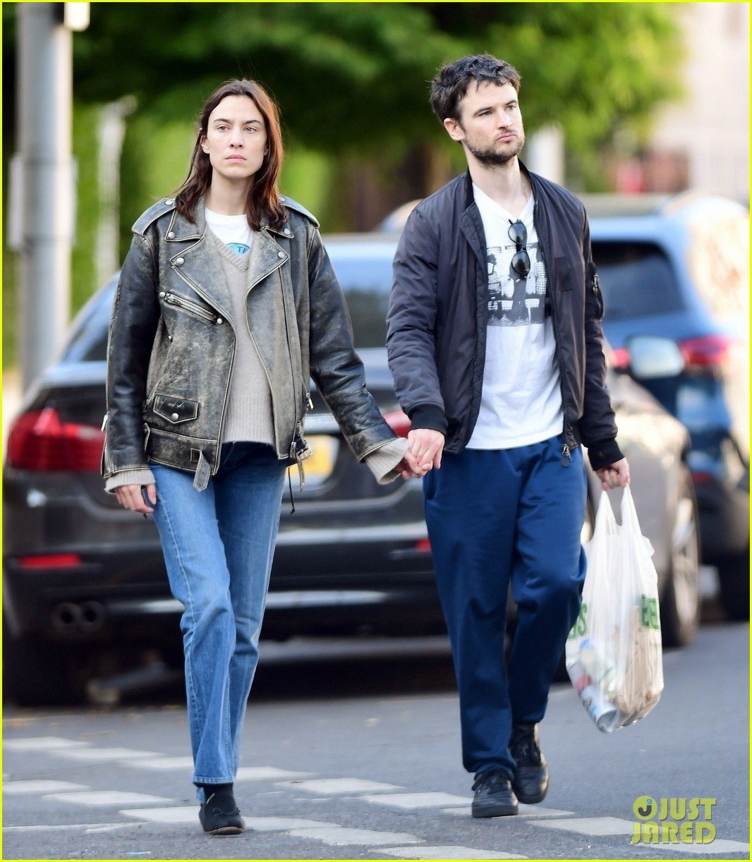 Alexa Chung & Boyfriend Tom Sturridge Hold Hands During Walk Around ...