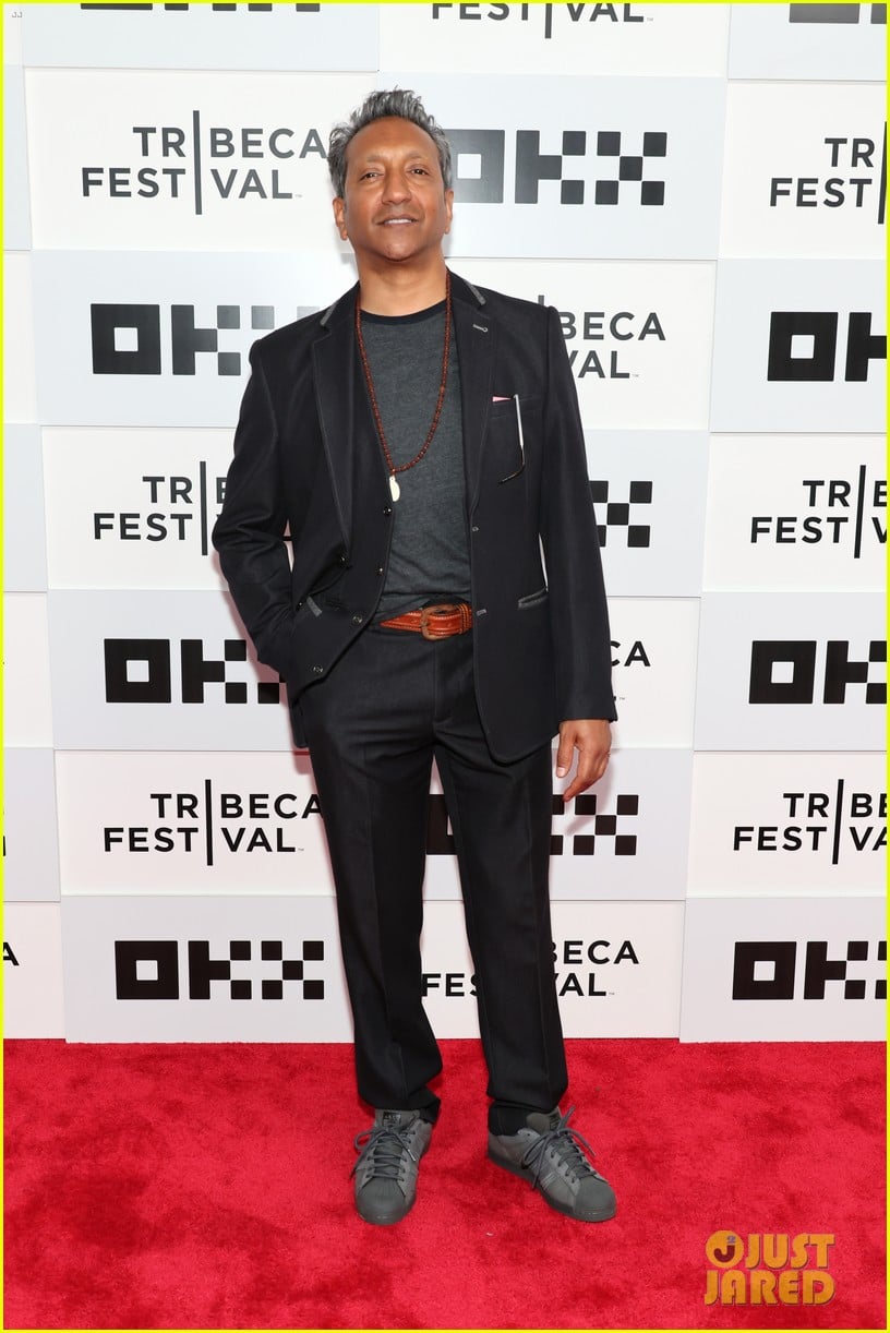 Pregnant Claire Danes Shows Off Her Baby Bump at 'Full Circle' Tribeca ...