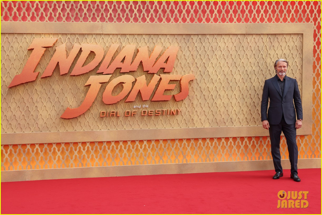 Here's Why Harrison Ford Thanked Tom Selleck While Talking About ...