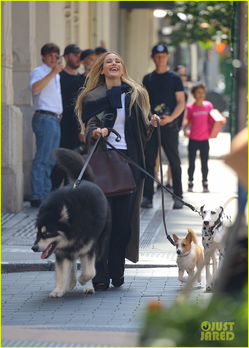 Jennifer Lawrence Films New Commercial in NYC with a Few Cute Dogs ...