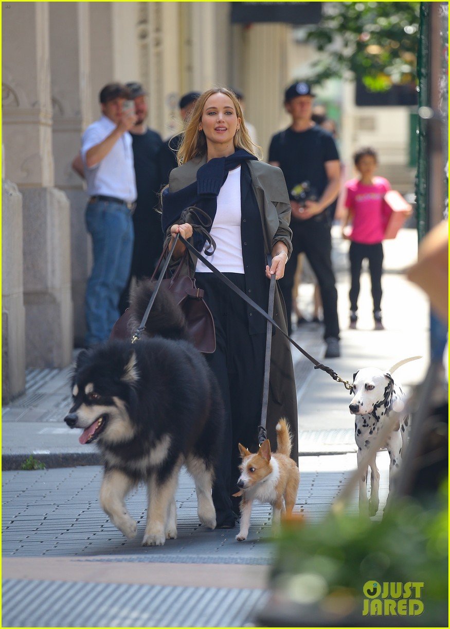 Jennifer Lawrence Films New Commercial in NYC with a Few Cute Dogs ...