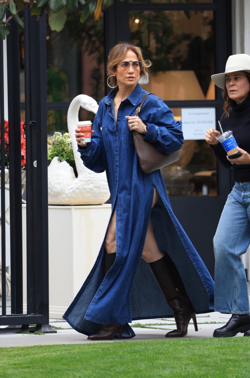Jennifer Lopez Wore A Dramatic Jean Dress To Shop For Furniture in LA ...