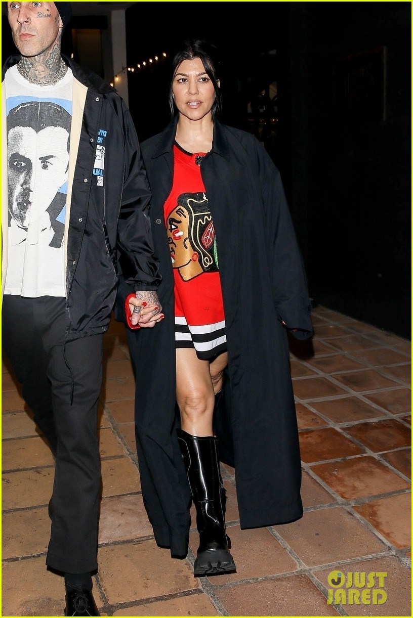 Kourtney Kardashian & Travis Barker Hold Hands Leaving Dinner Date in ...
