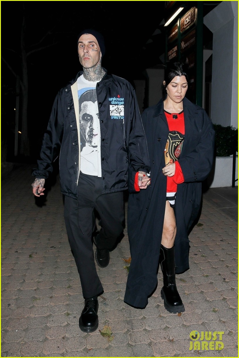 Kourtney Kardashian & Travis Barker Hold Hands Leaving Dinner Date in ...