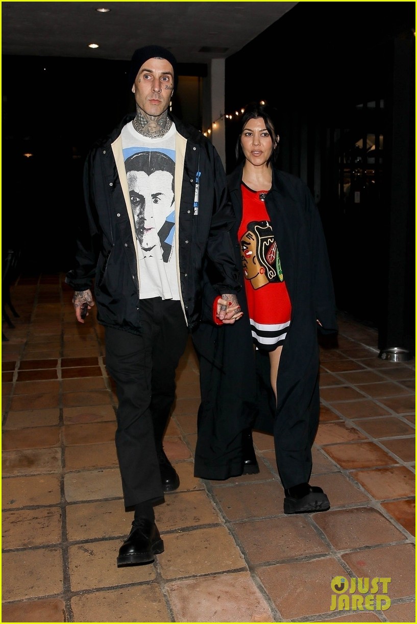 Kourtney Kardashian & Travis Barker Hold Hands Leaving Dinner Date in ...