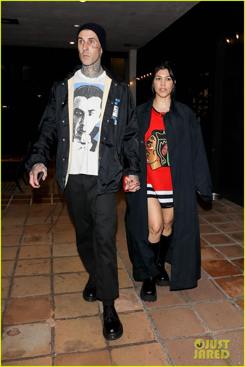 Kourtney Kardashian & Travis Barker Hold Hands Leaving Dinner Date in ...