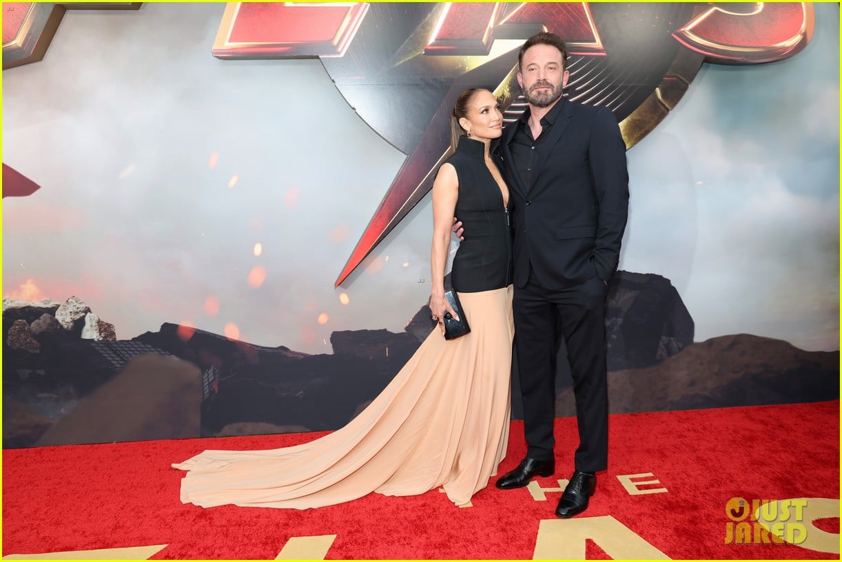 Jennifer Lopez & Ben Affleck Can't Contain Their Smiles at 'The Flash' Red Carpet Premiere ...