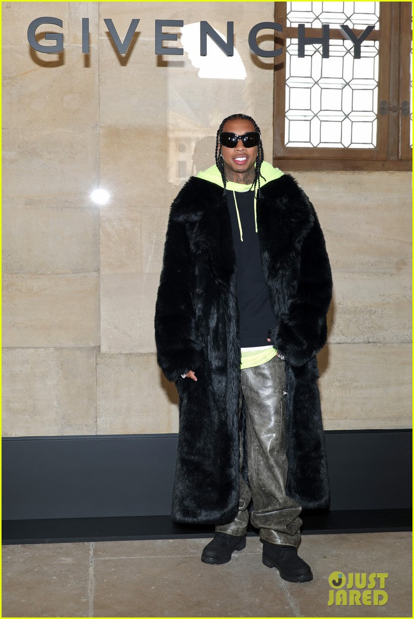 Maluma, Jared Leto & More Stars Arrive at Givenchy Menswear Show During ...