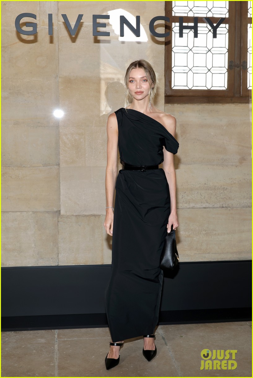 Maluma, Jared Leto & More Stars Arrive at Givenchy Menswear Show During ...