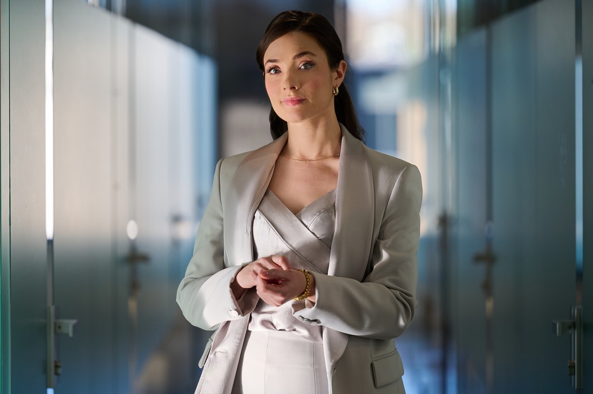 Eva Bourne & Rushi Kota Talk Bringing First South Asian Romance To ...