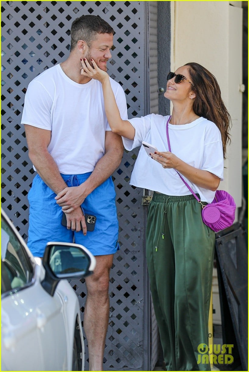Minka Kelly & Dan Reynolds Flaunt Cute PDA After a Friday Afternoon Spa ...