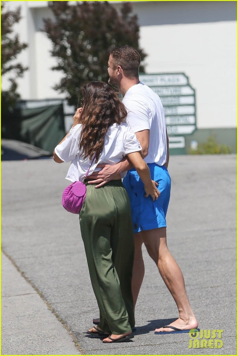 Minka Kelly & Dan Reynolds Flaunt Cute PDA After a Friday Afternoon Spa ...