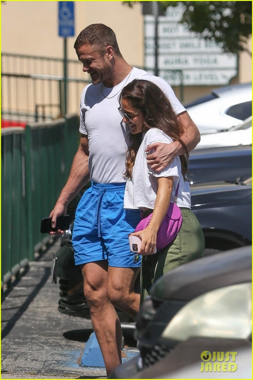 Minka Kelly & Dan Reynolds Flaunt Cute PDA After a Friday Afternoon Spa ...